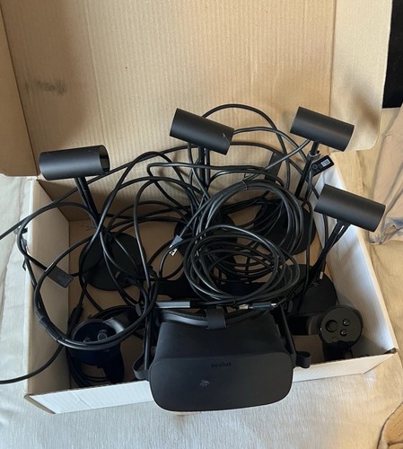 Oculus CV1 PC-Powered Virtual Reality Gaming Headset with Controllers ...