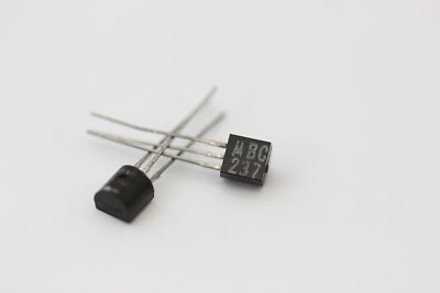 BC237 MOTOROLA TRANSISTOR NOS( New Old Stock ) 1PC. C69U6F170114 | eBay