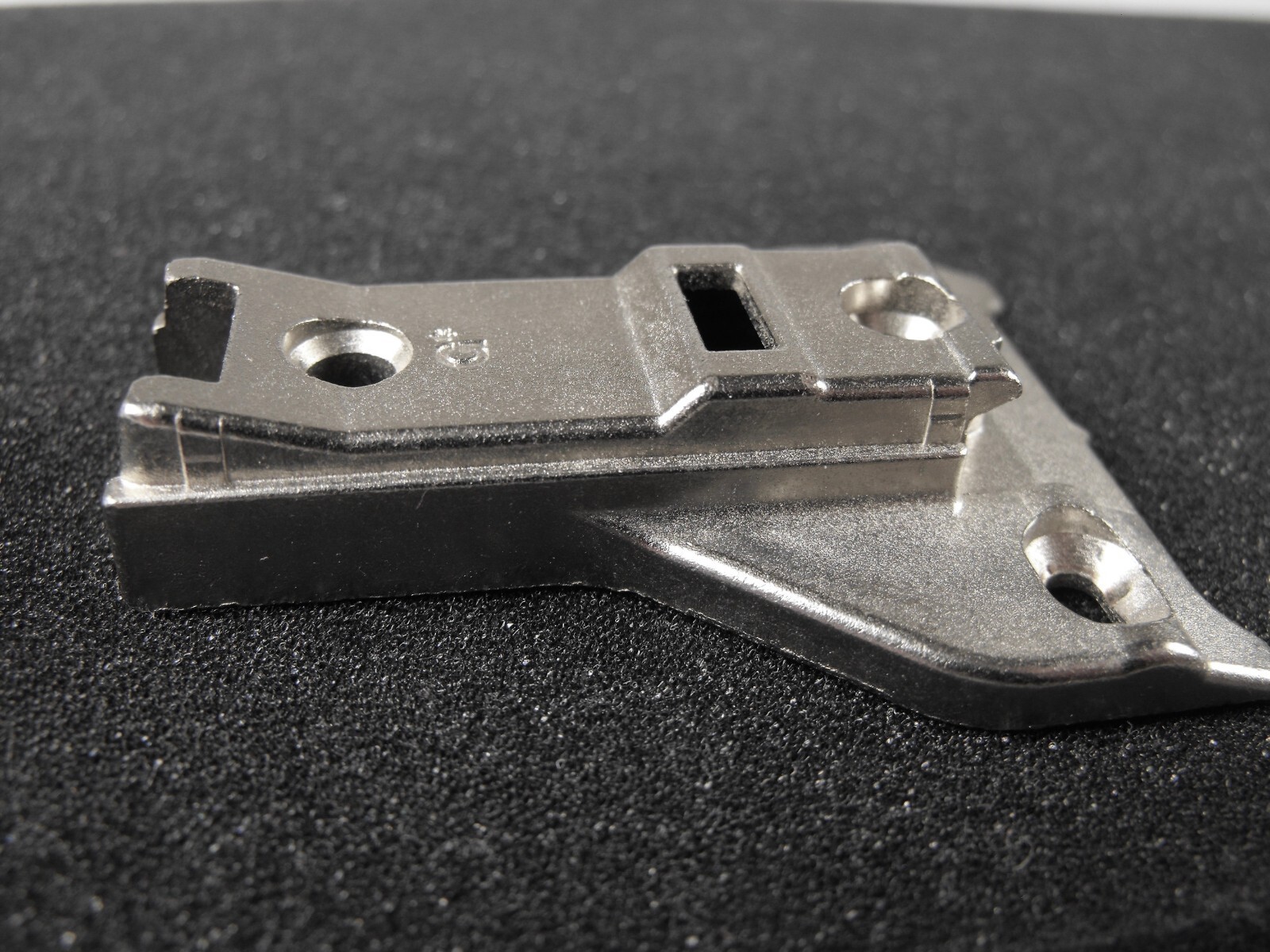 2 NEW GRASS Cabinet Hinge Base Plates #056 / 3000 Series Wing Adapter ...