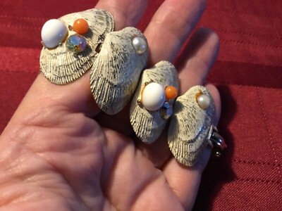 Vintage Capri Gold Tone Rhinestones, Faux Pearl Clam Shell bracelet ...