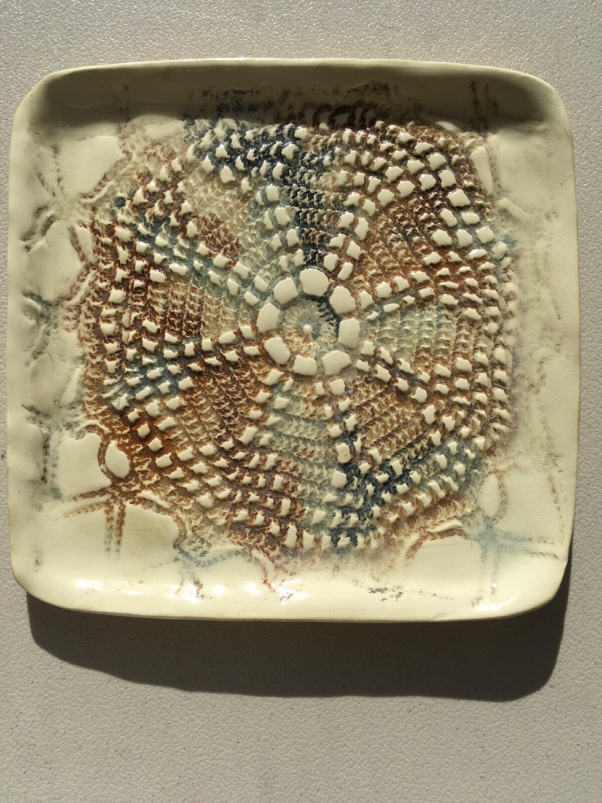 HANDMADE SIGNED POTTERY TRAY DISH 7”X7” TONI S.YATES NC:CREAM-BR-GRAY ...