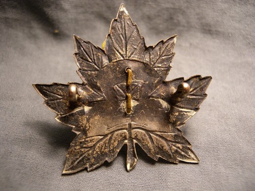 8th RECONAISSANCE REGIMENT WWII CAP BADGE 1942 C40 8 CANADA BI-METAL ...