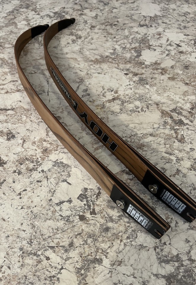 Hoyt Satori 19" Riser RH Hoyt Satori medium limbs 40lbs New In Open Box ...