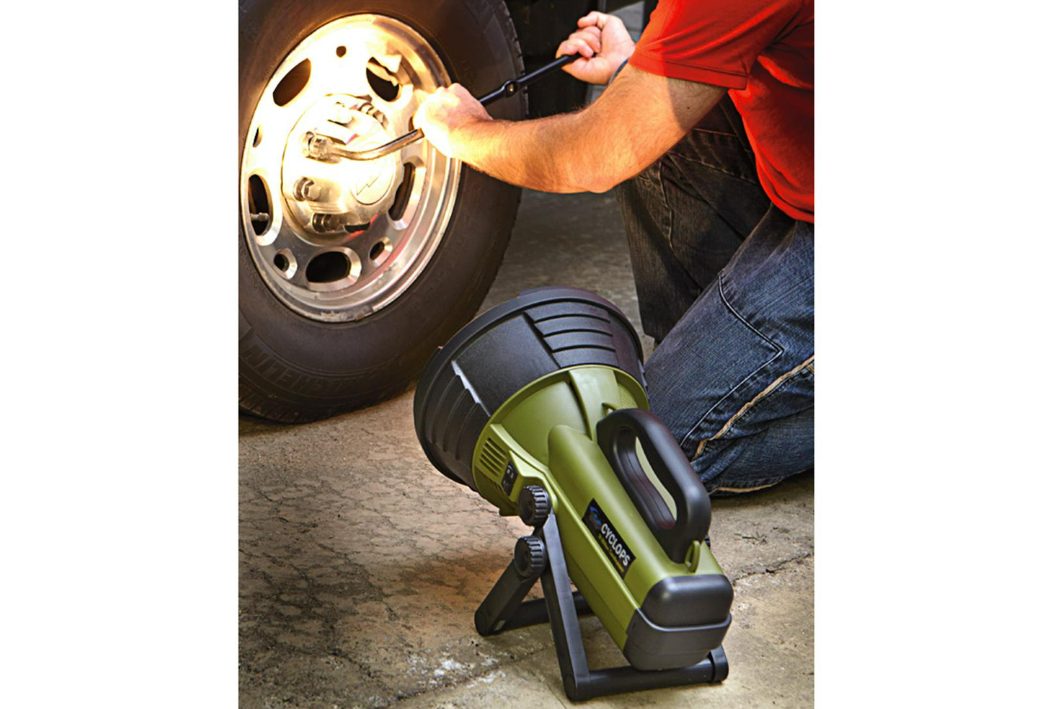 Rechargeable Portable 18-Million Candlepower Spotlight Flashlight w ...