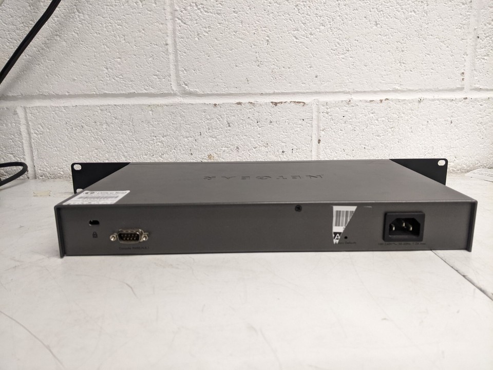 NETGEAR PROSECURE UTM25 ROUTER with Ear Racks | eBay