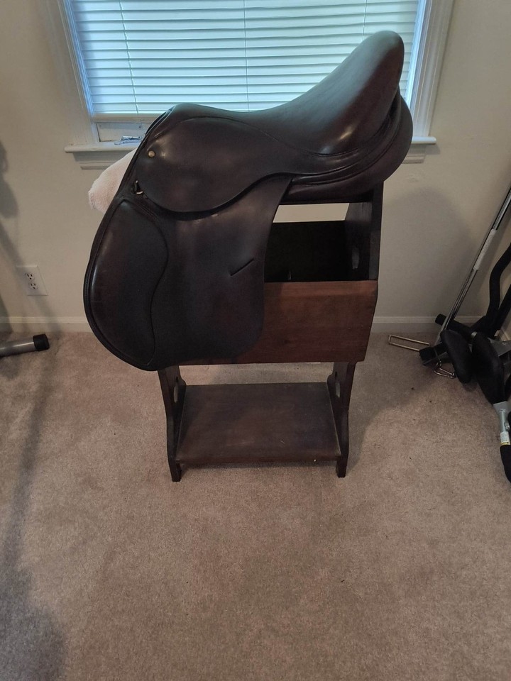 JP Giacomini Lauriche english jumping saddle 18 | eBay