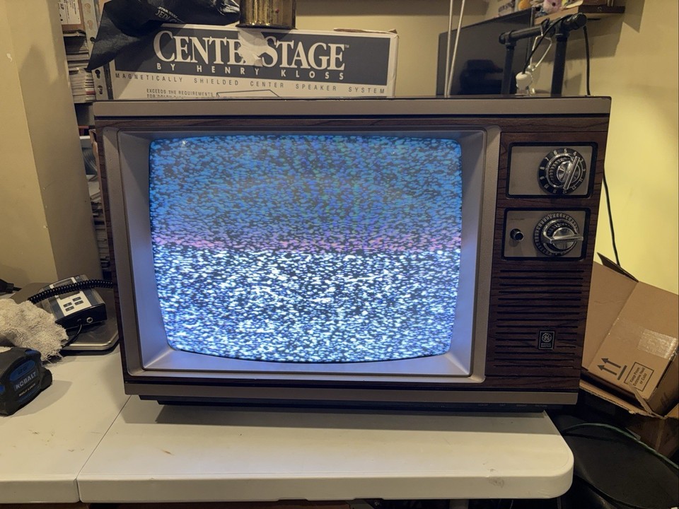 Vintage General Electric 19 Inch CRT TV Model 19PC3704W Woodgrain | eBay