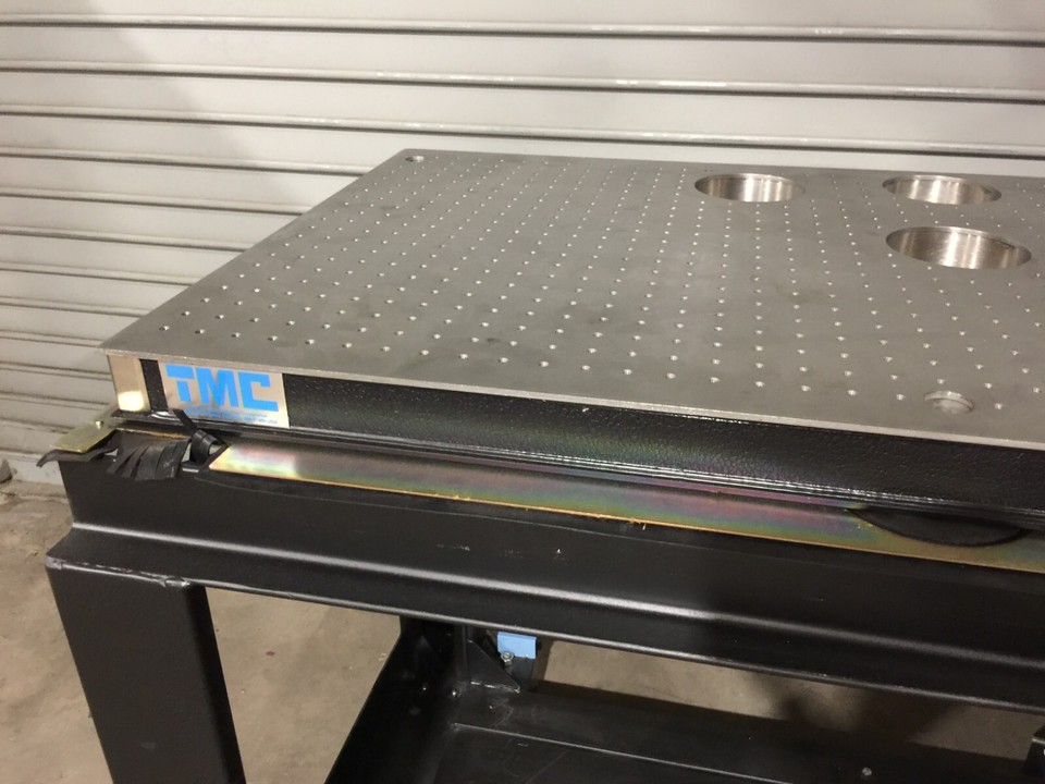 TMC CleanTop Optical Breadboard Steel Top Vibration Isolation Table 40 ...