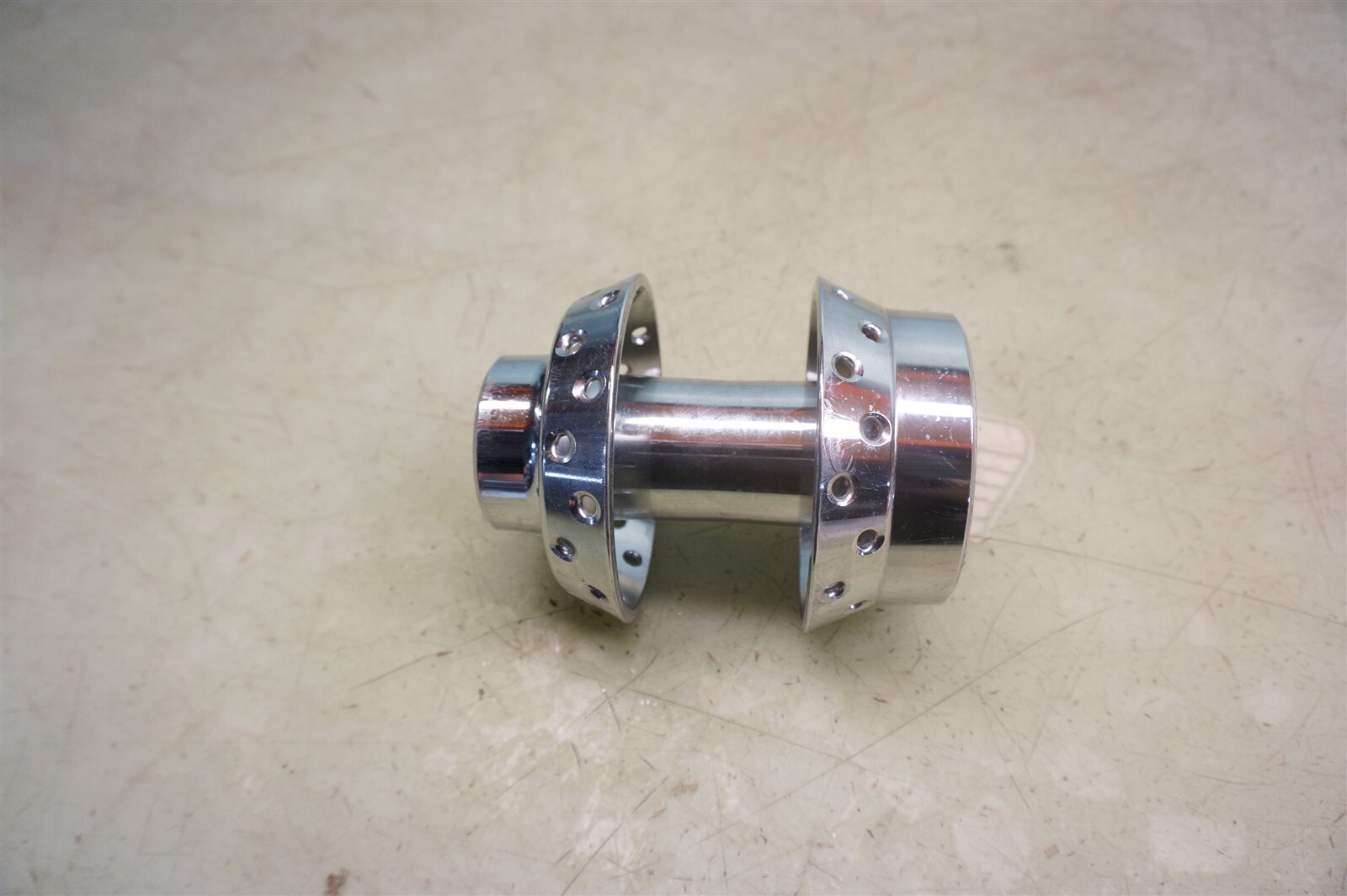 Harley front wheel hub softail dyna wide glide springer night train 99 ...