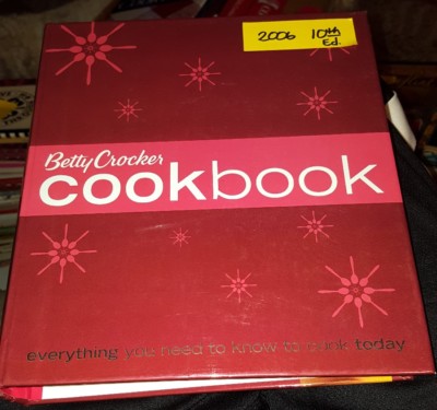 Betty Crocker Cookbook : The Big Red Cookbook by Betty Crocker Editors ...