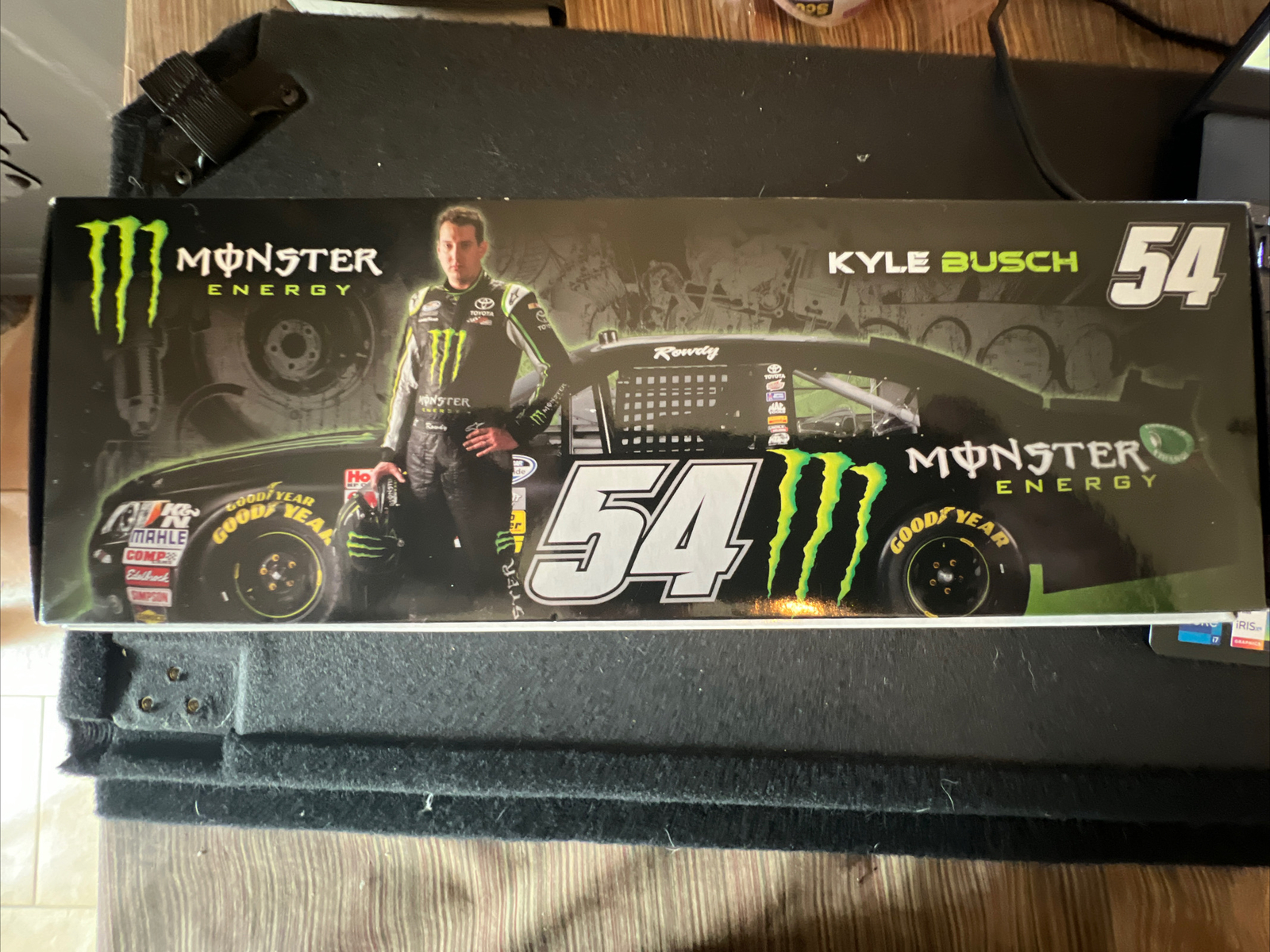 Lionel Monster Energy Kyle Busch 1:24 limited Autograph Edition Stock ...