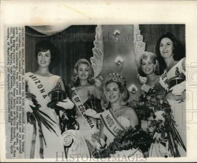 1965 Press Photo Miss USA Sue Ann Downey poses with runners-up in Miami ...