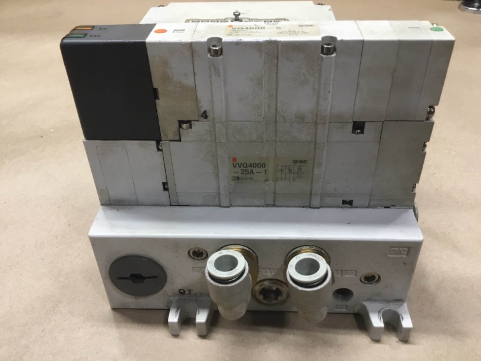 SMC CC-LINK EX124U-SMJ1 / VQ4600-5 Solenoid Valve VVQ4000-10A-1 ...