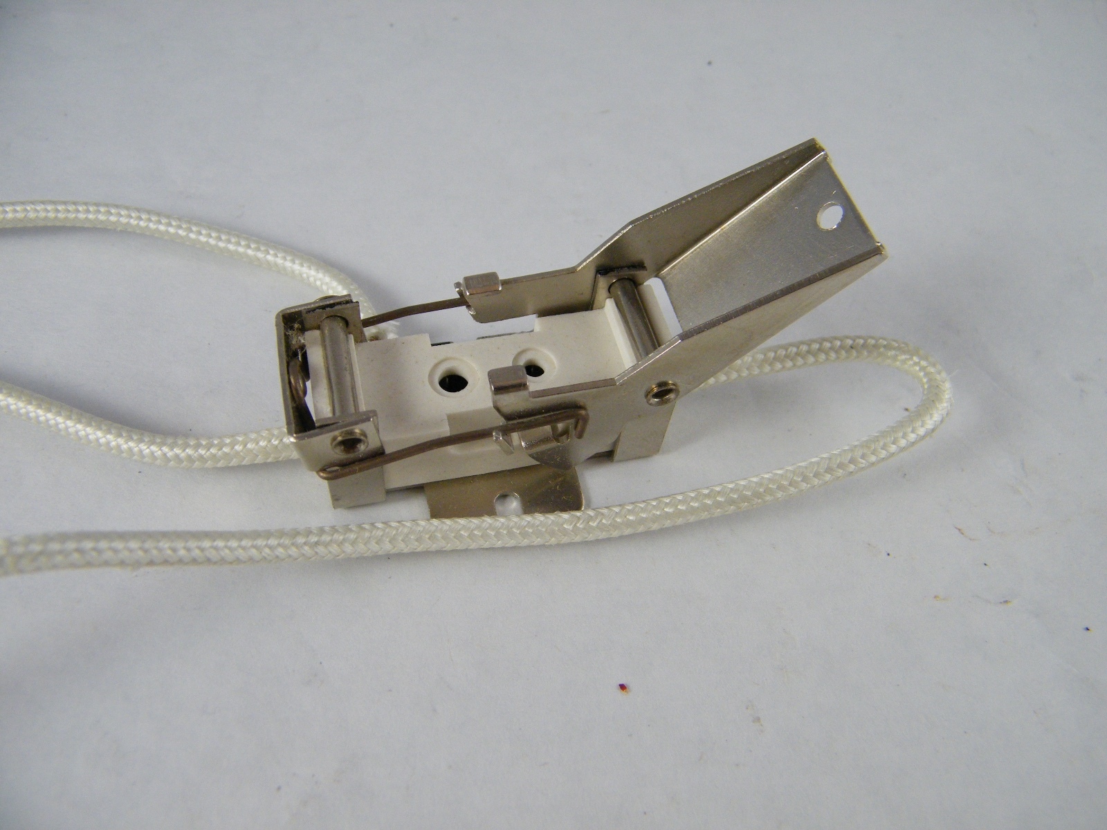 (1) NEW SYLVANIA PROJECTOR LAMP HOLDER / SOCKET PART # TP23L 250V 750W ...