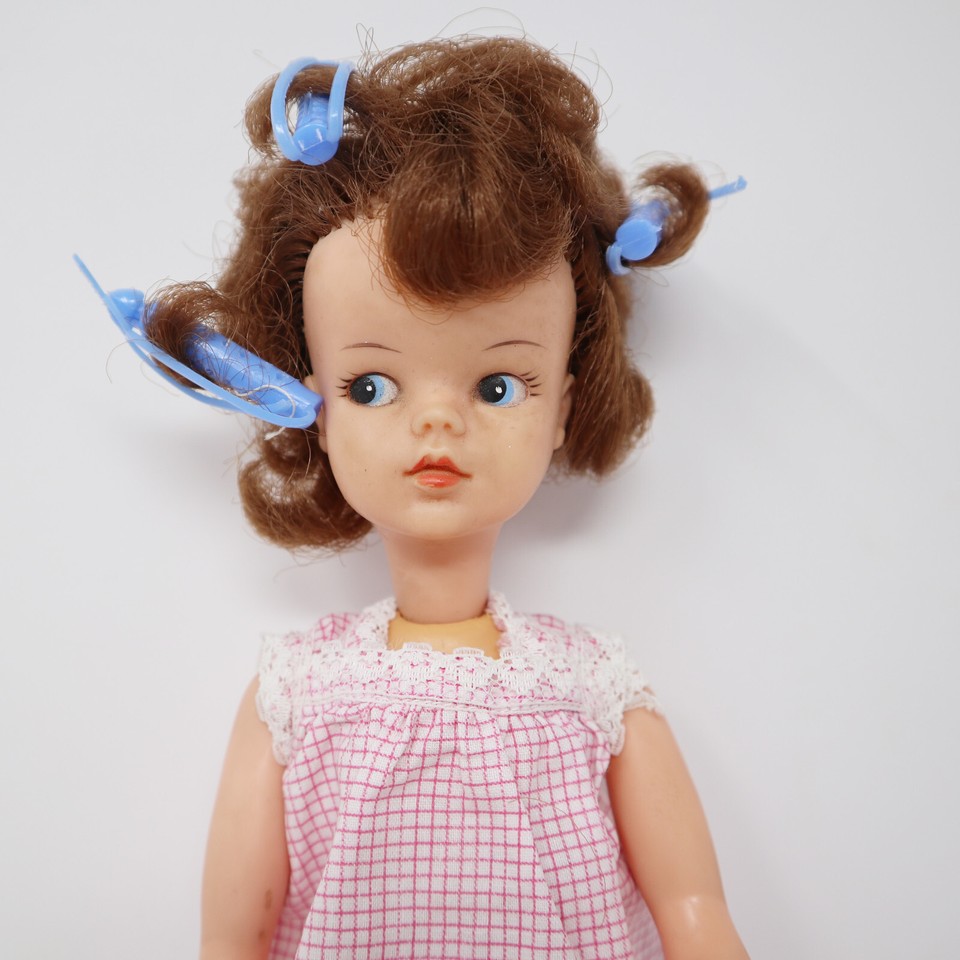 VINTAGE 1960s PEDIGREE MIE ENGLAND SINDY 1ST SINDY DOLL RARE AUBURN ...