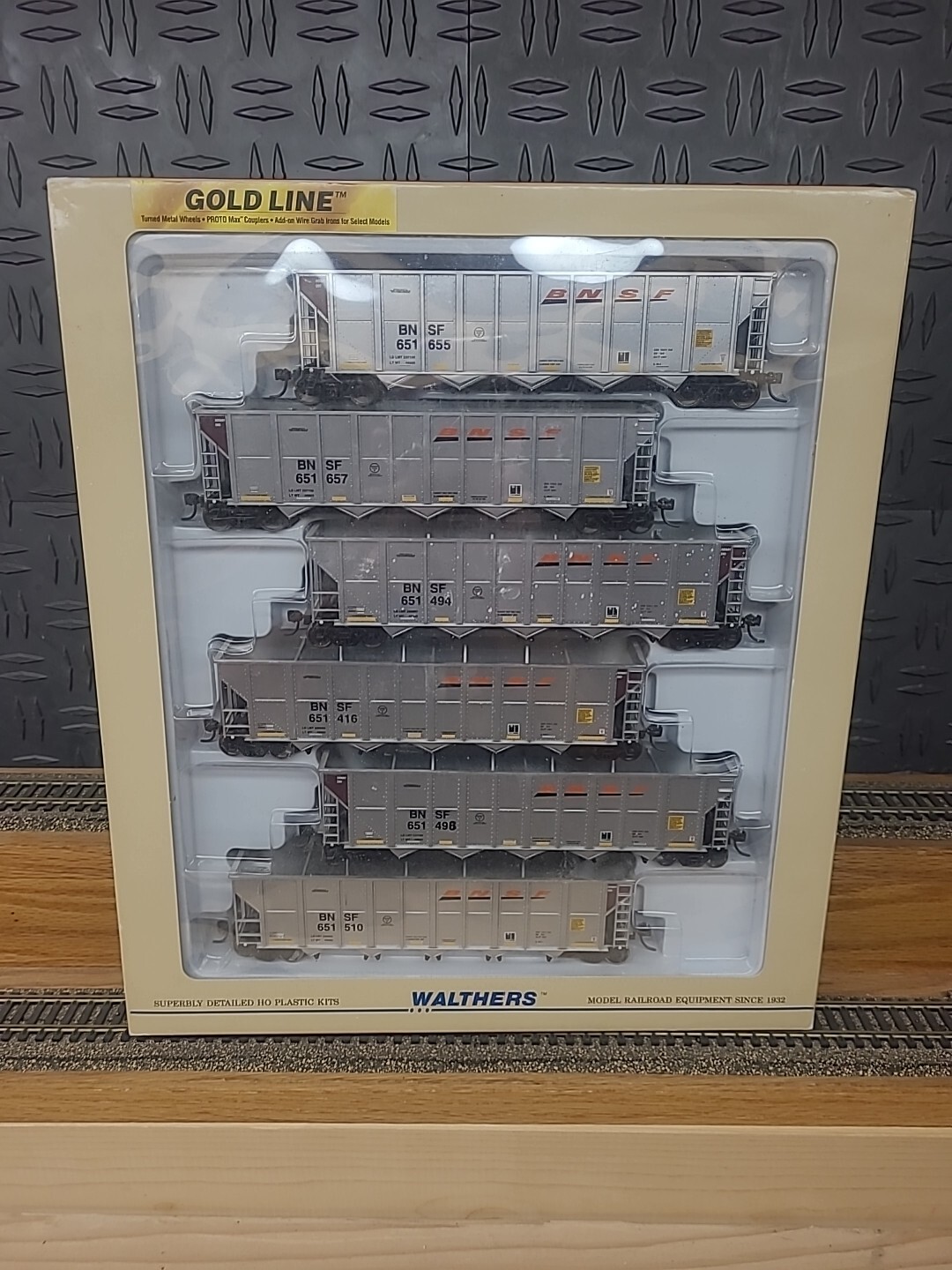 HO Scale BNSF RD4 Coal Hopper #932-7832 Walthers (6-Pack) New Image ...