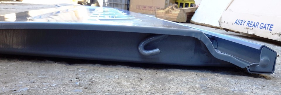 Toyota Hilux RN30 RN40 RN35 1979–1981 model tail gate aftermarket black ...