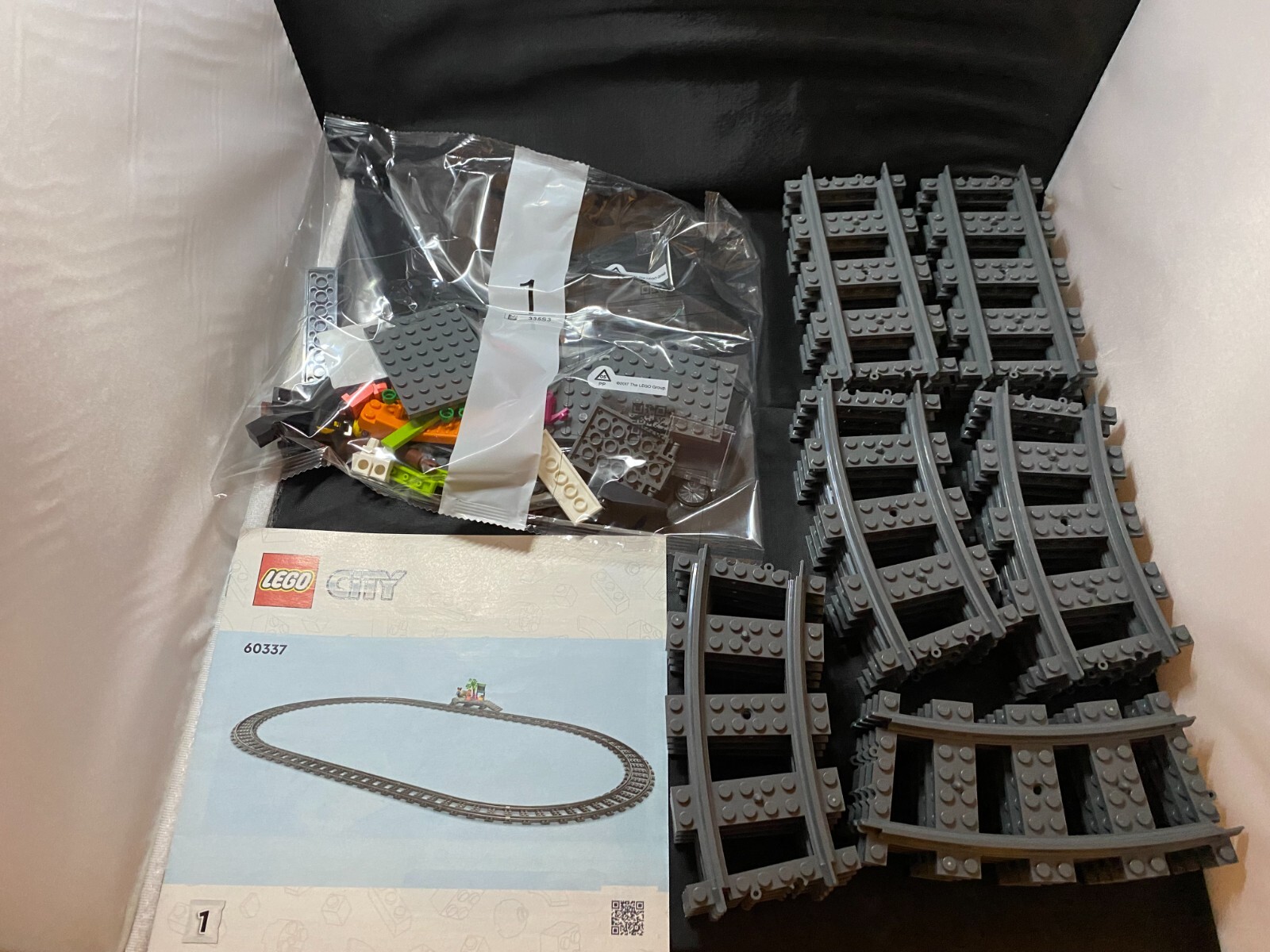 LEGO® City Eisenbahn Schienen 16x gebogene + 8x gerade + Bahnsteig ...