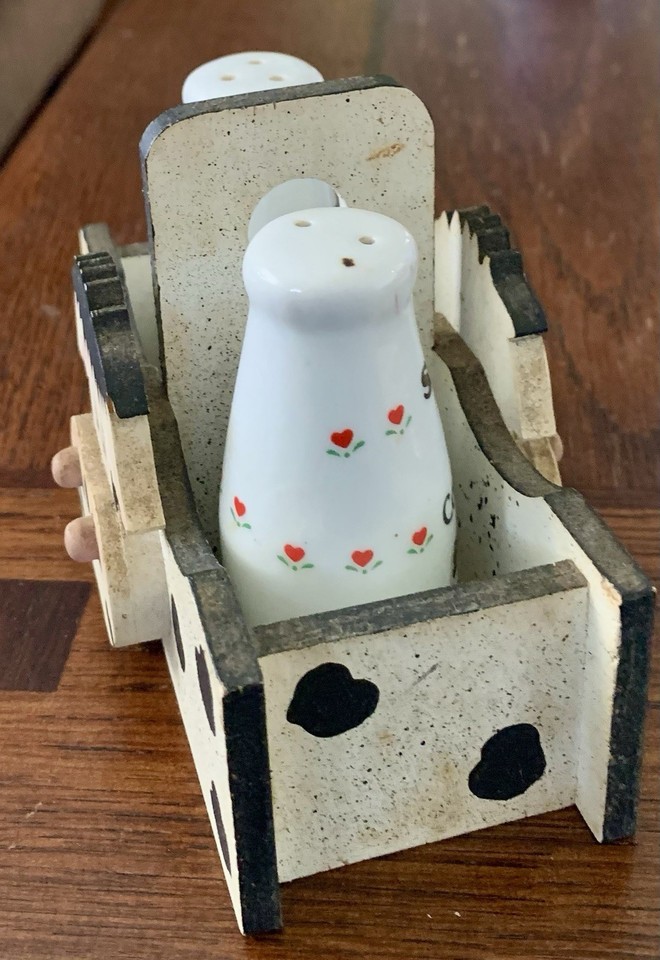 Vtg Wooden Cow Holder With Country Fresh “Milk Bottle” Salt And Pepper ...
