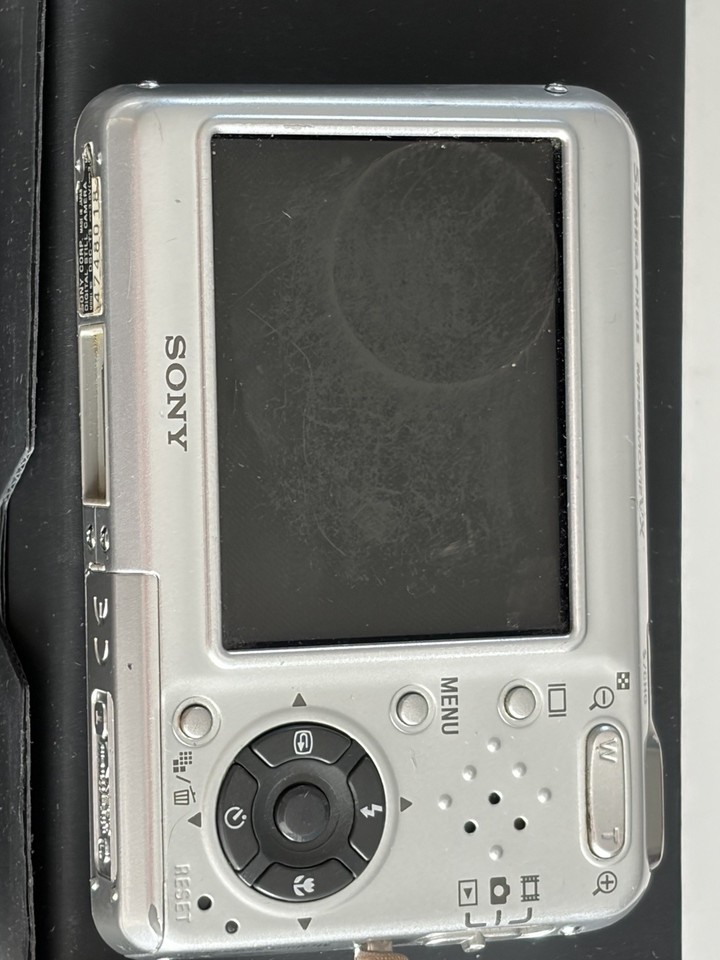 Sony Cyber-shot DSC-T3 5.1MP Digital Camera Silver, With Carry Case ...