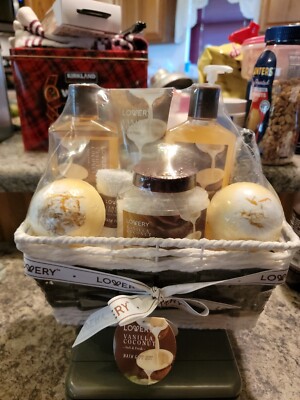 Bath and Body Gift Basket For Women & Men - 9 Piece Spa Set of Vanilla ...