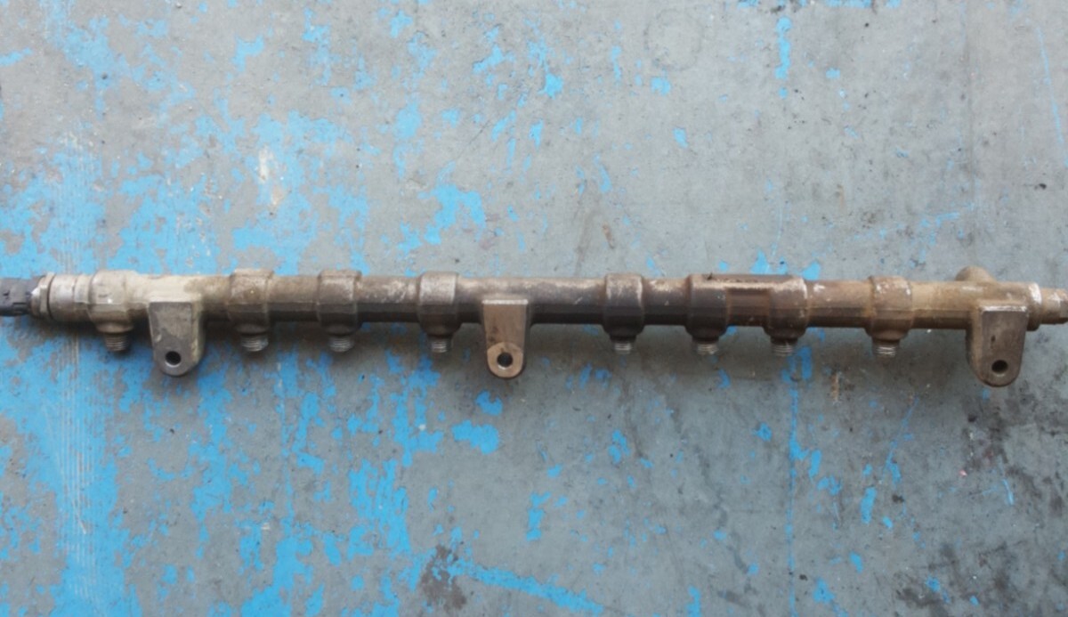 International Maxxforce 13 Fuel Rail 3006765C91 0445226095 for sale ...