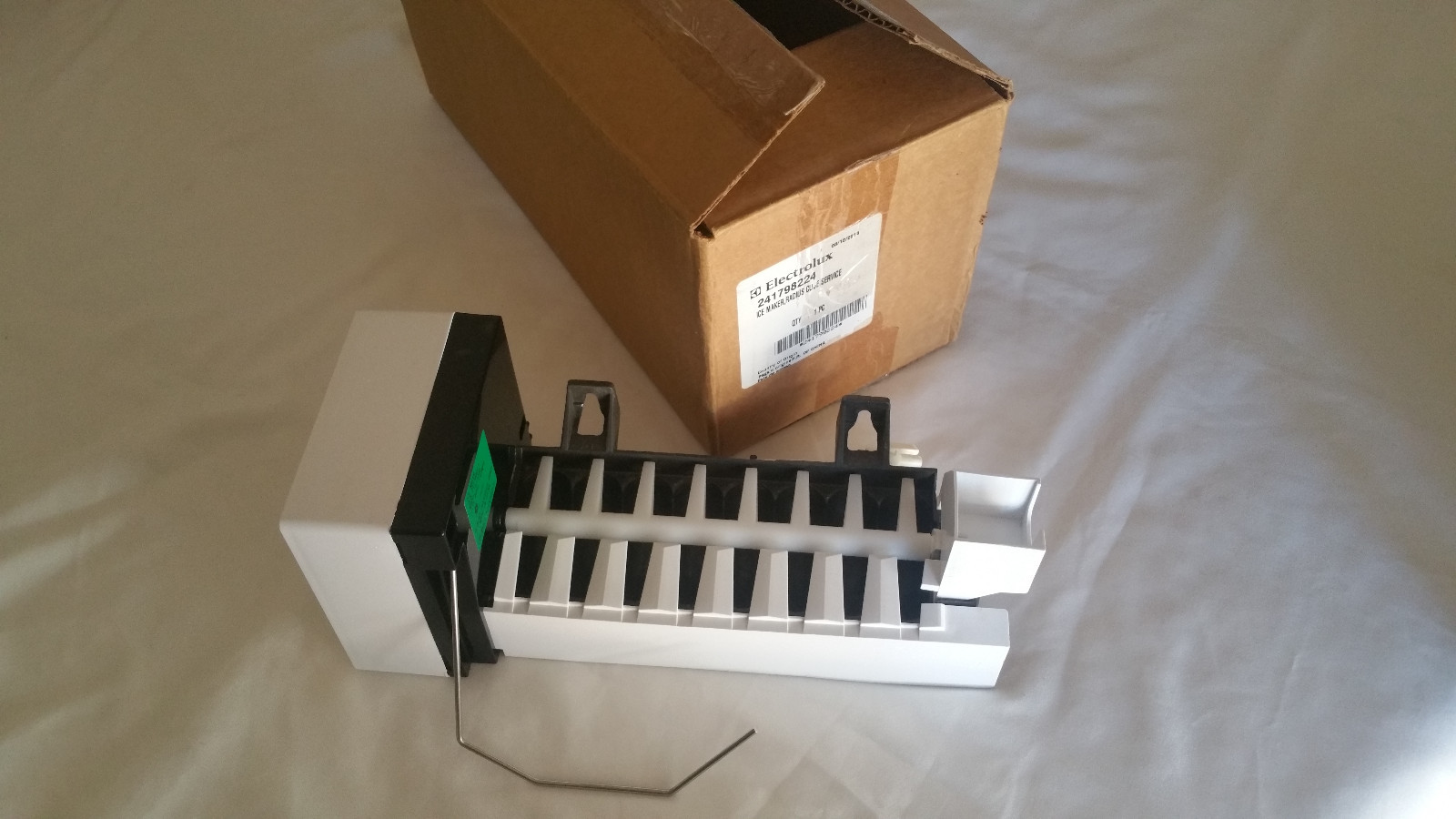 Genuine Frigidaire Refrigerator Ice Maker 241798211 (241798224 ...