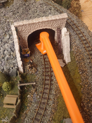 009 N Gauge Model Railway Track Cleaner & Handle - Orange Easy Find ...
