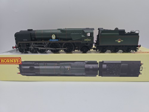 #5917 Hornby R2587 Rebuilt Battle of Britain Class`34062` "17 Squadron ...
