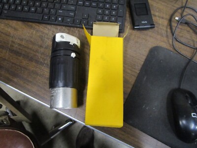 Plugs - 3 Pole 4 Wire