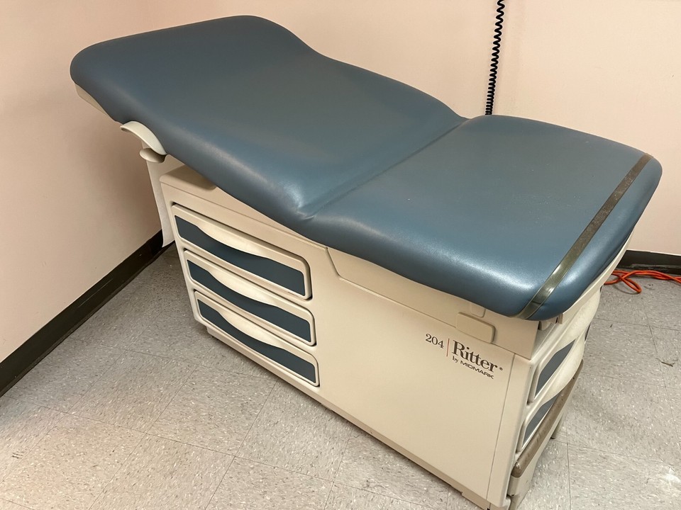 1 Midmark Ritter 204 Exam table -- in excellent condition. | eBay