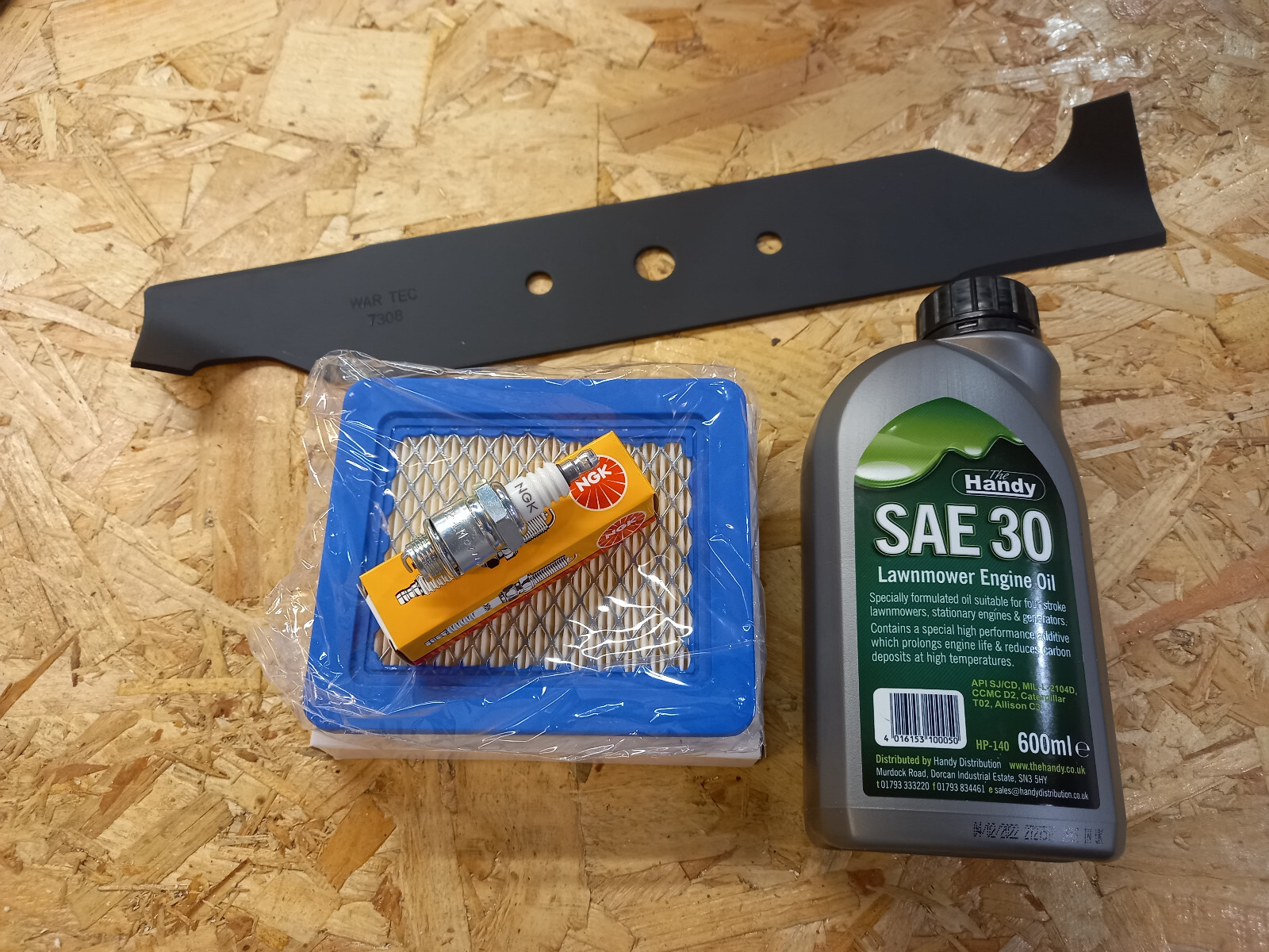 Hayter Harrier 41 Service Kit Engine oil Sparkplug air filter hi lift ...