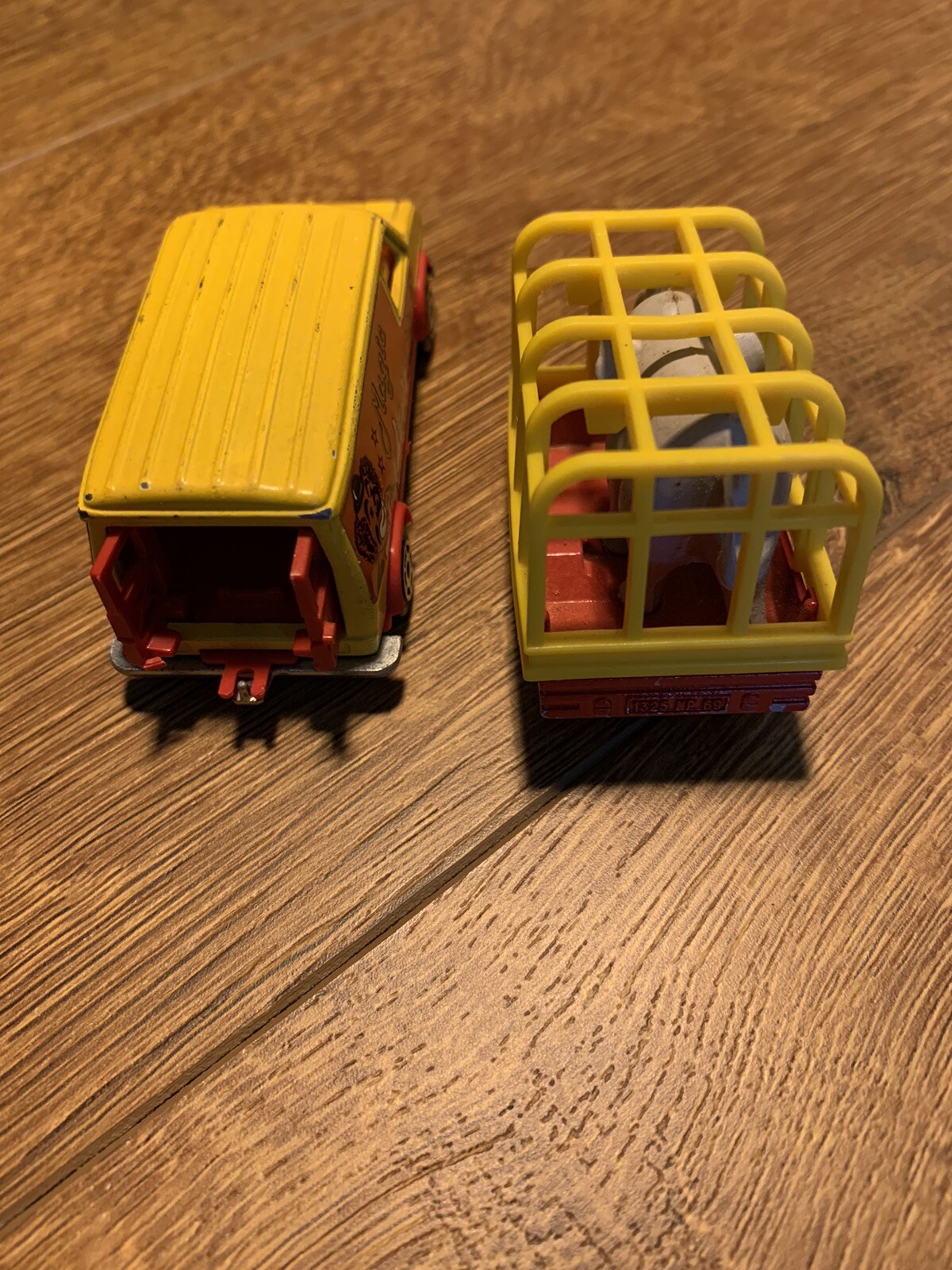 Vintage Die-Cast Majorette Fourgon 279/234 Magic Circus Van & Elephant ...