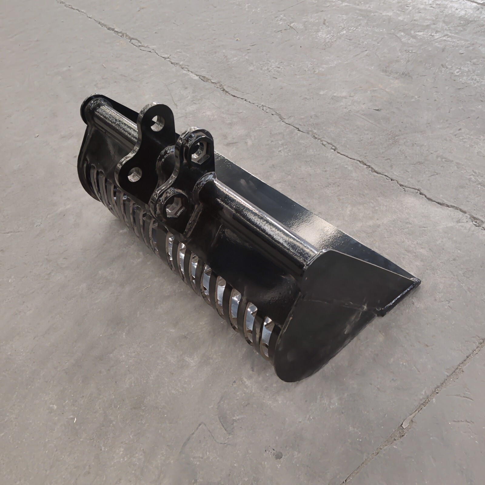 TYPHON Attachment 600mm Screening Skeleton Bucket for Mini Excavators ...