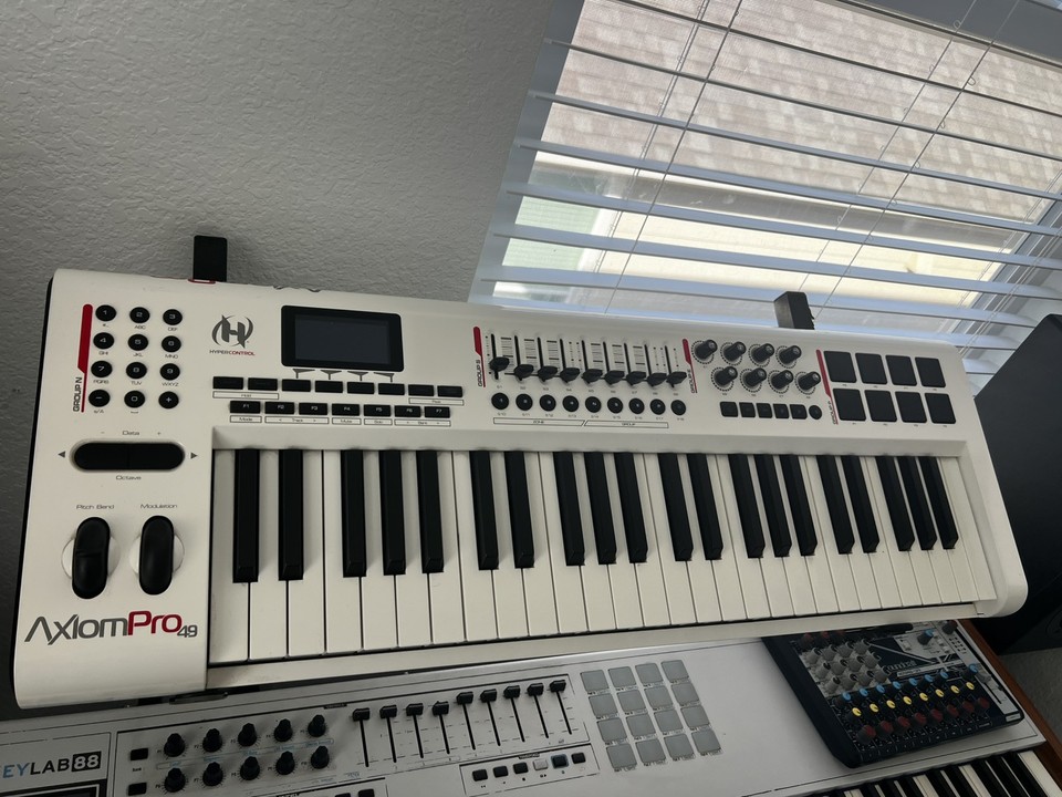 M-AUDIO Axiom PRO 49 Key Semi-weighted USB MIDI Controller Good ...