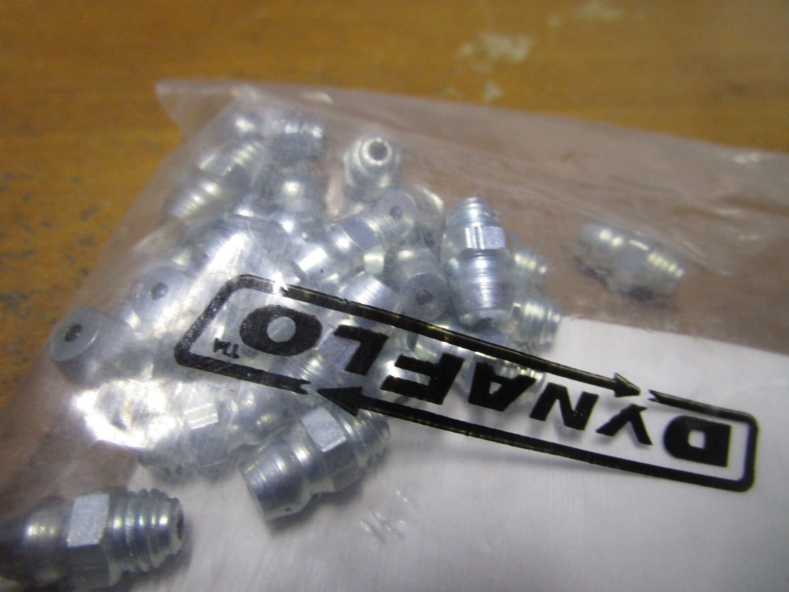 DynaFlo® 1/4"-28 Straight Steel Yellow Zinc Grease fitting w/Ball Check ...