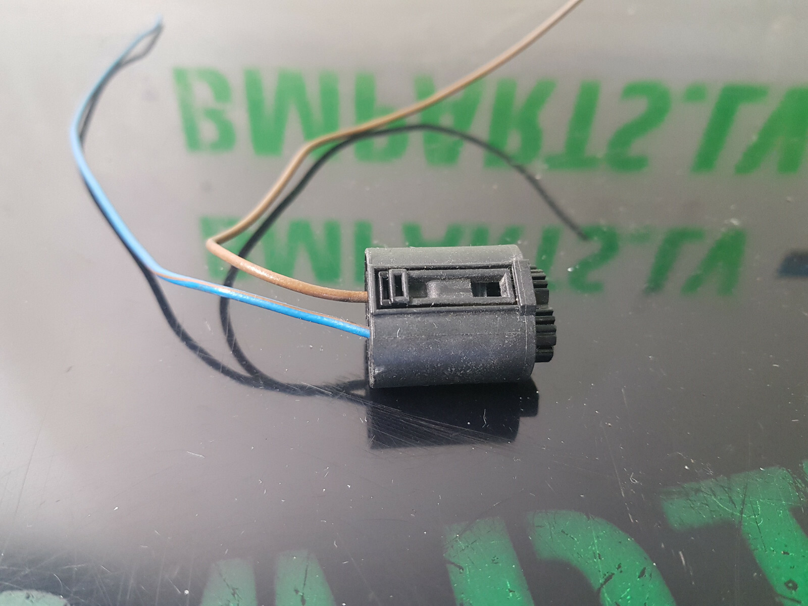 GENUINE BMW 2 POL SOCKET FOR HORN WITH PINS 8373328 BLACK /NEXT DAY ...