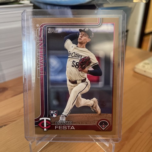 2025 Topps Series 1 David Festa Gold Parallel #/2025 Twins 178 Rookie ...
