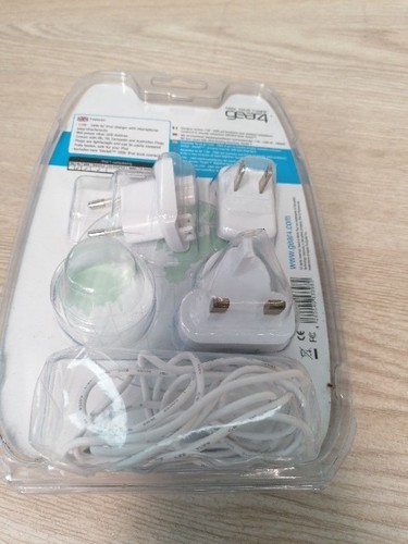 Gear 4 World Tour V2 AC Charger With International Plug - Attachments ...