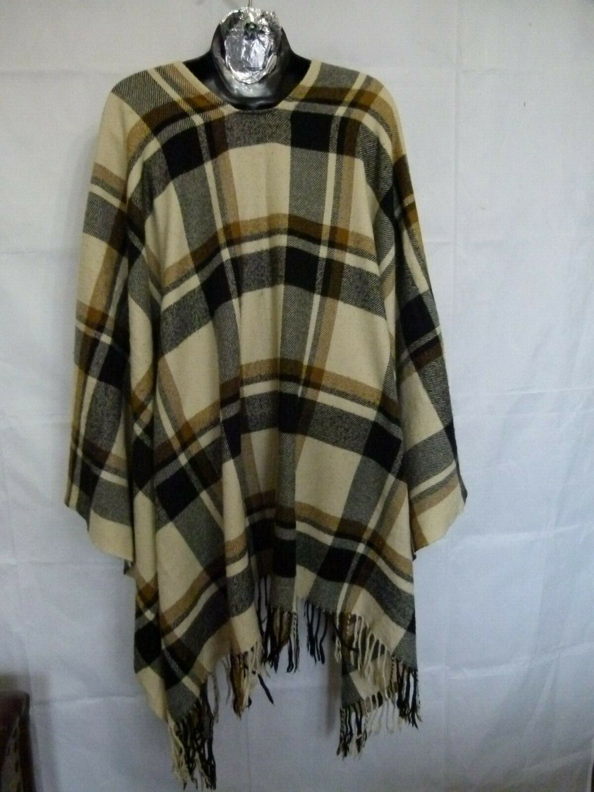 Uniqlo Women’s Poncho Shawl Plaid Fringe Edge Beige / Black / Mustard ...