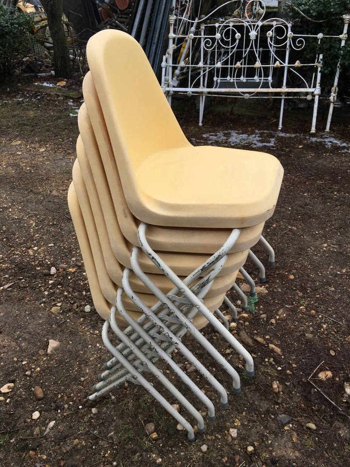 1 Vintage Mid Century Modern Stacking Plastic Chair By Comfort Line ...