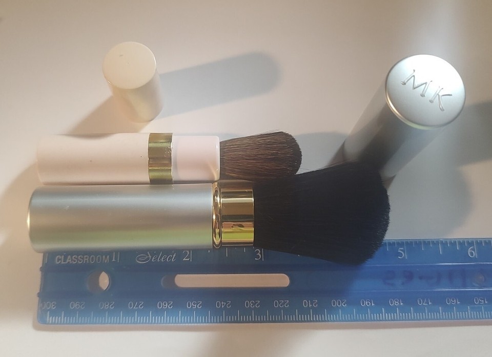 Mary Kay Pink Vintage Retractable Makeup Brush. Disc'd. New!! | eBay