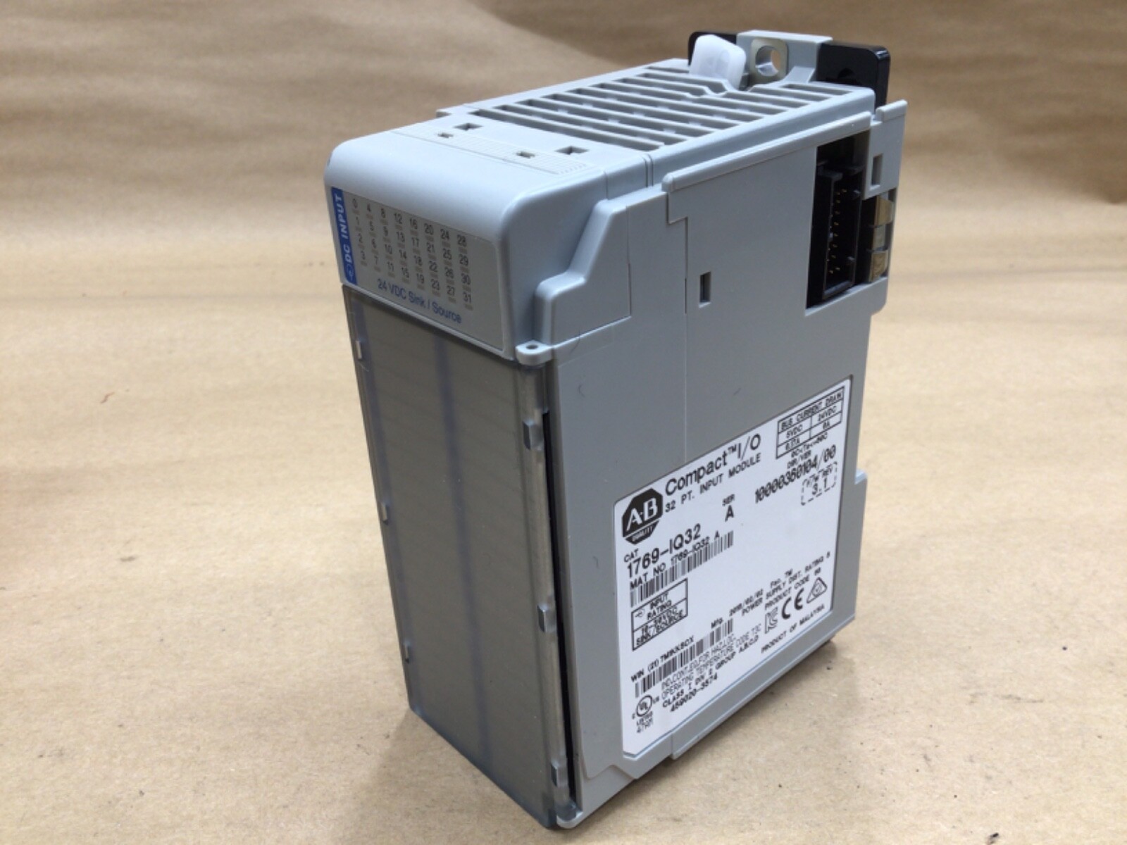 Allen Bradley 1769-IQ32 /A 32-P 24V DC Sink/Source Input Module ...