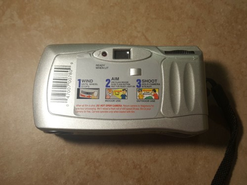 WALGREENS 35mm Camera W/ Flash Studio 35 Preloaded 400 Speed Free Film ...