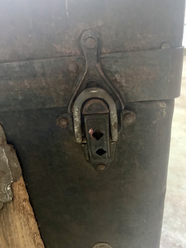 ANTIQUE 1800s STEAMER TRUNK VINTAGE HUMPBACK STAGECOACH CHEST TRAY 18 X ...