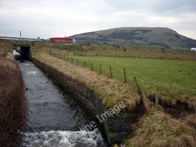 Photo 6x4 Farleton Beck flowing under the M6 Farleton/SD5381 Overlooked ...