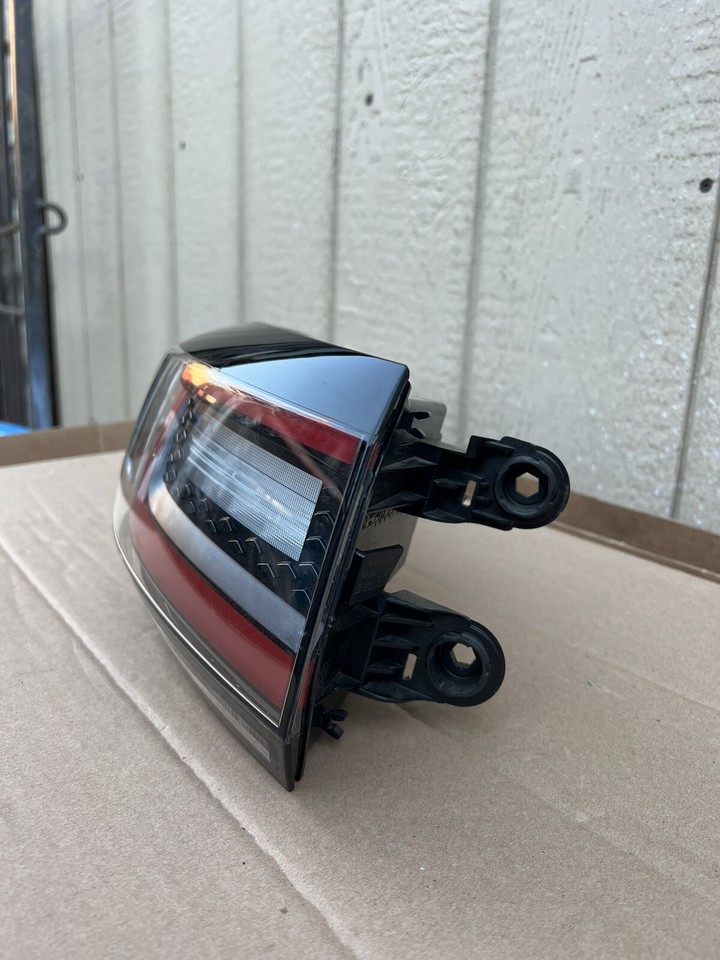 2020-2022 Volkswagen ID4 ID.4 Tail Light Left Driver Side OEM Used | eBay