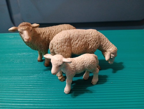 Bundle of 2 Schleich Animals, Collectibles, SHEEP LAMB FARM ANIMAL TOY ...
