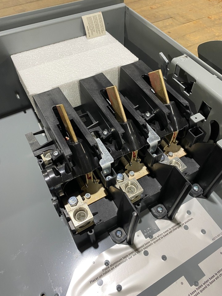 Square D HU364RB Non-Fusible Disconnect Switch 200A 600V AC/DC 3P 3PH ...