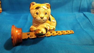 Collector's Item: Artistic DeRosa Rinconada Gold Cat From Uruguay | eBay